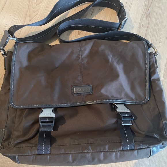 Coach | Bags | Coach Varick F7665 Nylon With Leather Trim Messenger Bag ...